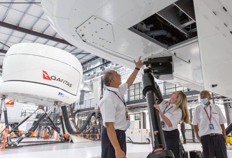 Qantas opens pilot training with simulator facility at Brisbane Airport ...