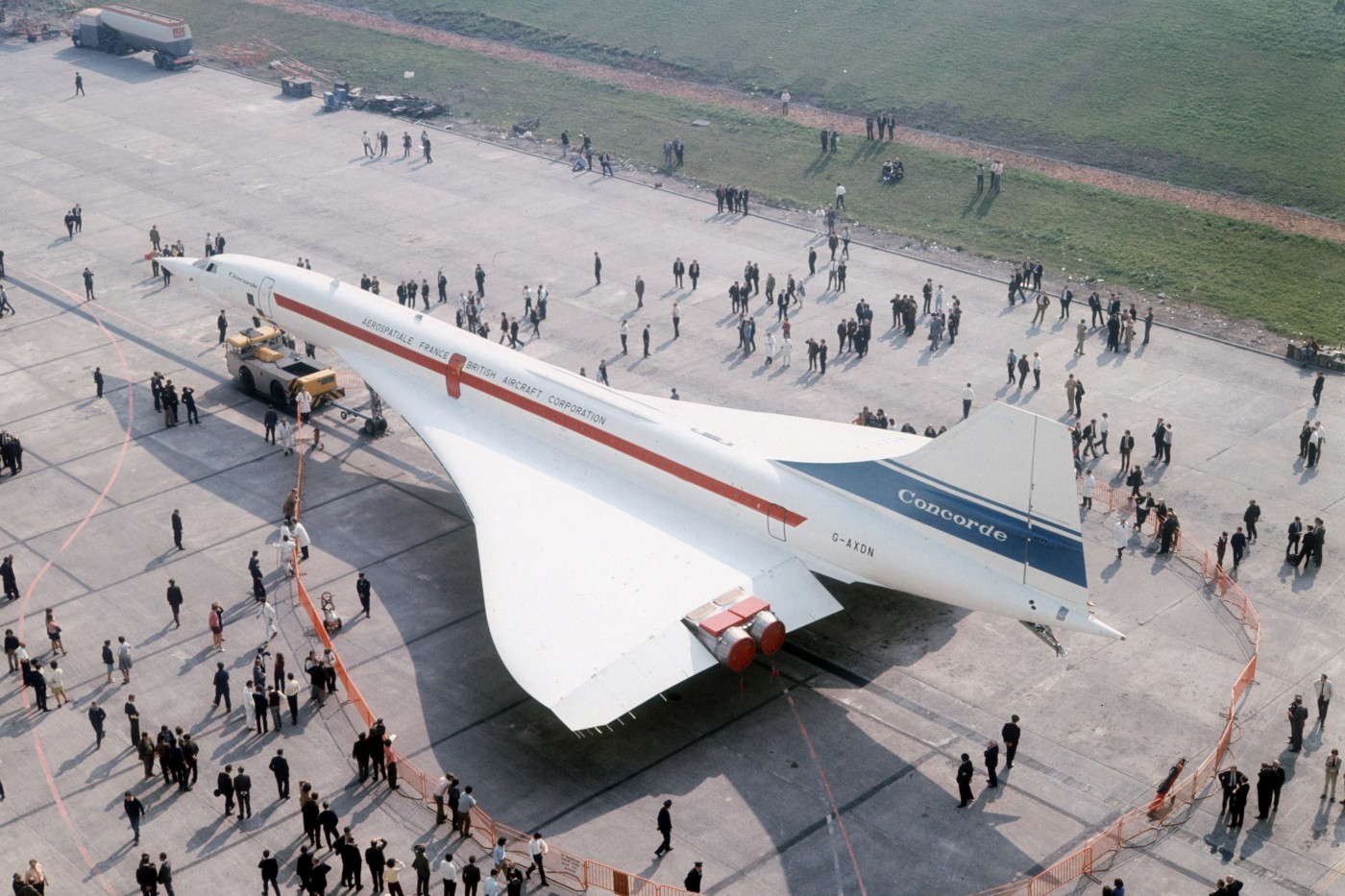 Air France Flight 4590 Concorde Crash, Killing All Passengers Onboard ...