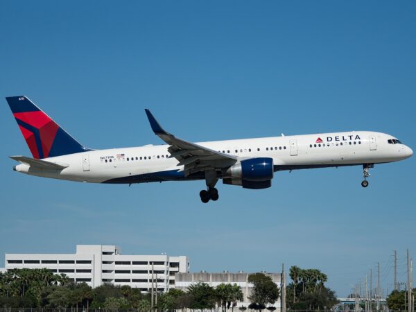 Delta Air Lines Flight to Atlanta Makes U-Turn to Jacksonville ...
