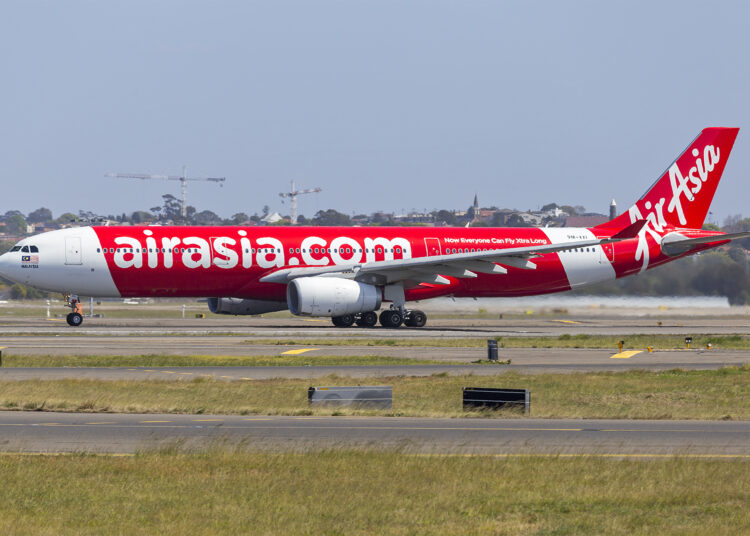 Emirates Boeing 777 Missed Landing at Delhi Airport Twice | Exclusive ...