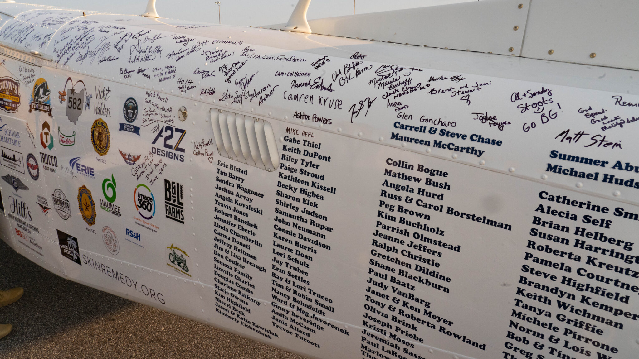 Delta Pilots Attempt New Guinness World Record: Flying Through 48 ...