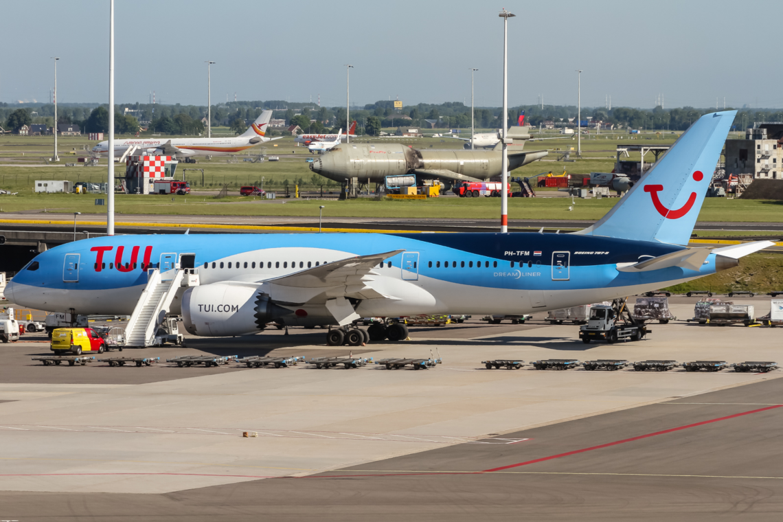 TUI Airways Boeing 787 Aborts Takeoff and Veered off the Taxiway ...