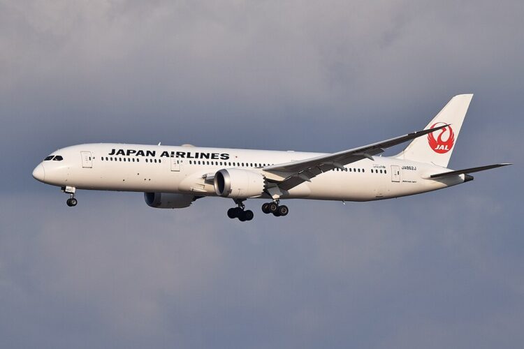 Japan Airlines 787 Collides with Parked Delta 737 in Seattle - Aviation A2Z