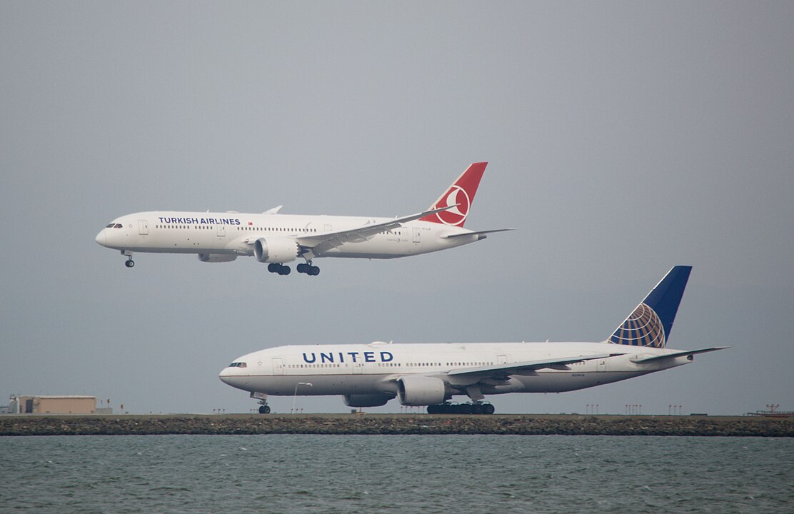FAA Bans Parallel Landings of Aircraft at San Francisco Airport, But ...
