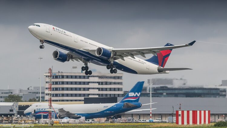 Delta A330 Paris-Los Angeles Flight Emergency Landing After Pilot Incapacitated - Aviation A2Z
