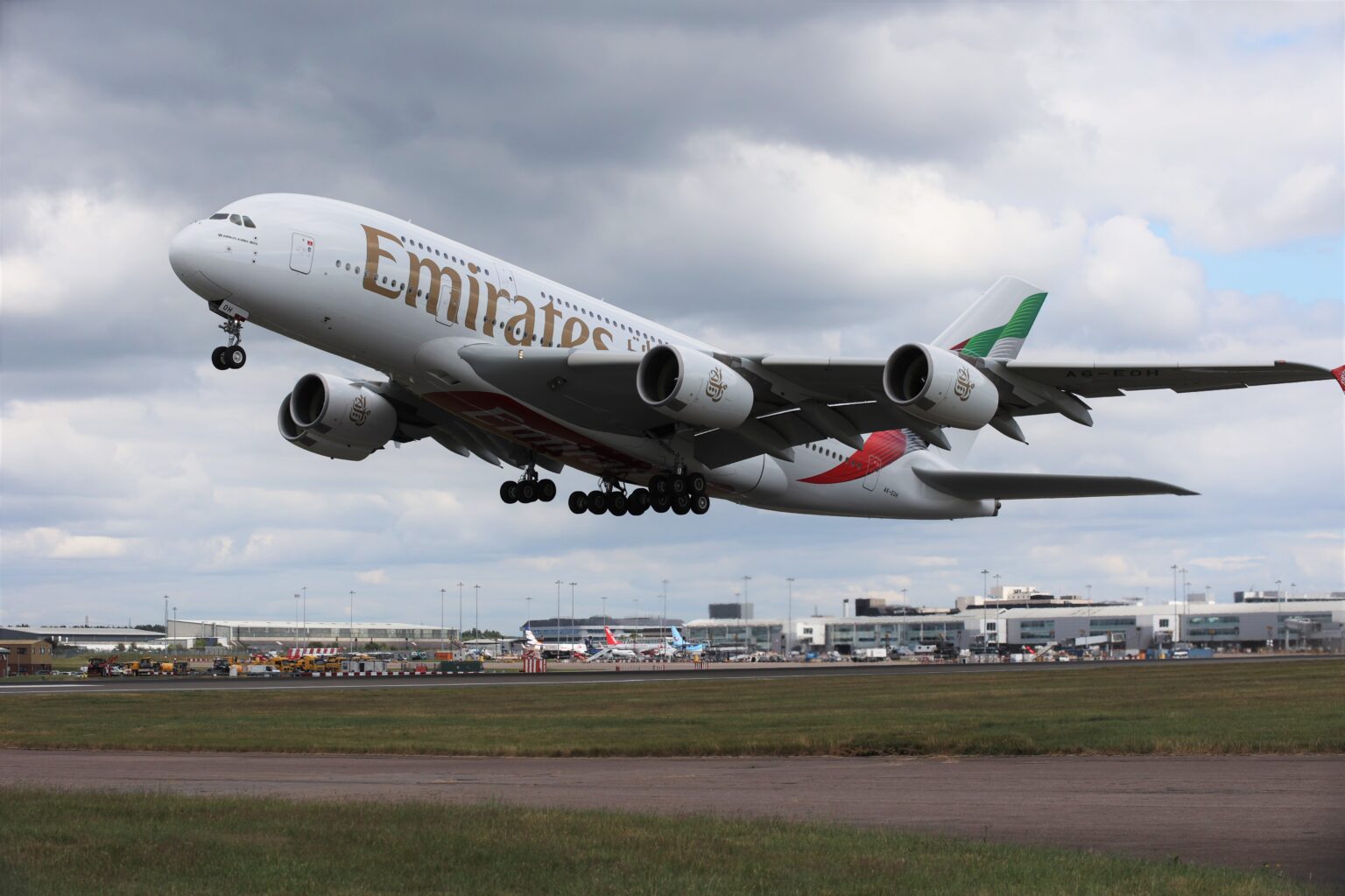 Emirates Makes First 100% SAF A380 Flight in the World - Aviation A2Z