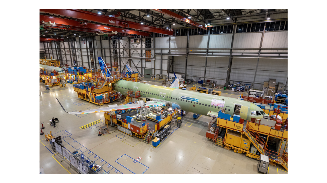 Airbus Delivers First A321neo from New Toulouse Final Assembly Line to ...