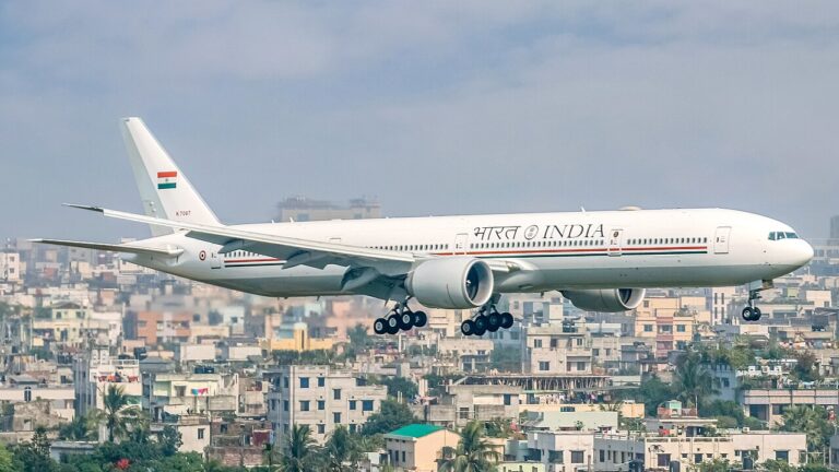 Who Pilots $1 Billion Air India One Fleet and Other VVIPs Planes ...