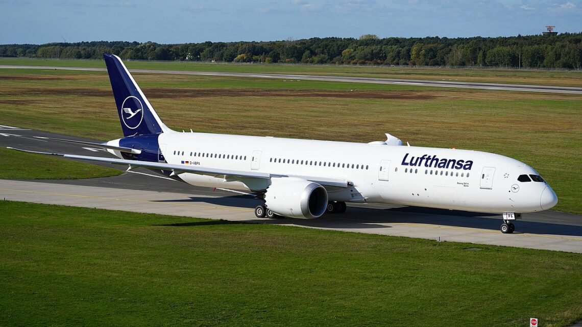 Lufthansa New Boeing 787 Suffers Nose Gear Collapse, Cancels Los ...