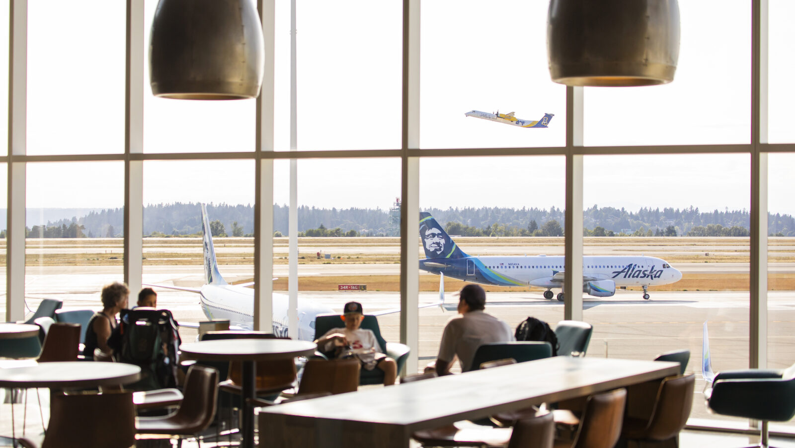 Alaska Airlines Elevates First Class Dining with New Menu - Aviation A2Z