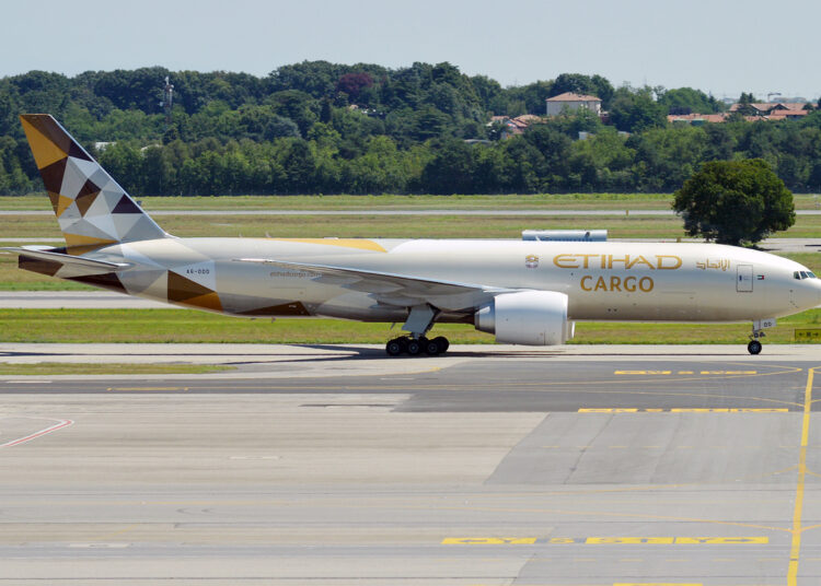 Qatar Airways Unveils New Boeing 777 Paris Saint-Germain (PSG) Livery ...