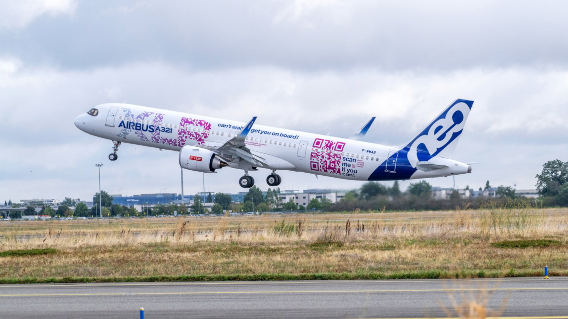 Airbus New A321XLR on its way from Dublin to Miami | Exclusive ...