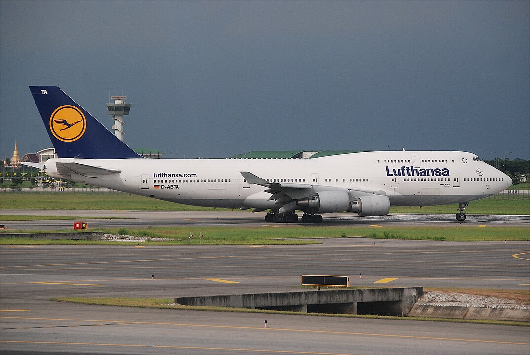 Lufthansa Boeing 747 Pilots Makes U-Turn to Chicago O'Hare - Aviation A2Z