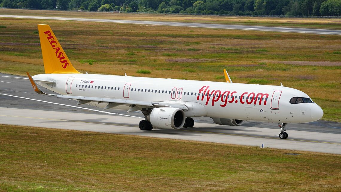Airbus Delivers First A321neo from New Toulouse Final Assembly Line to ...