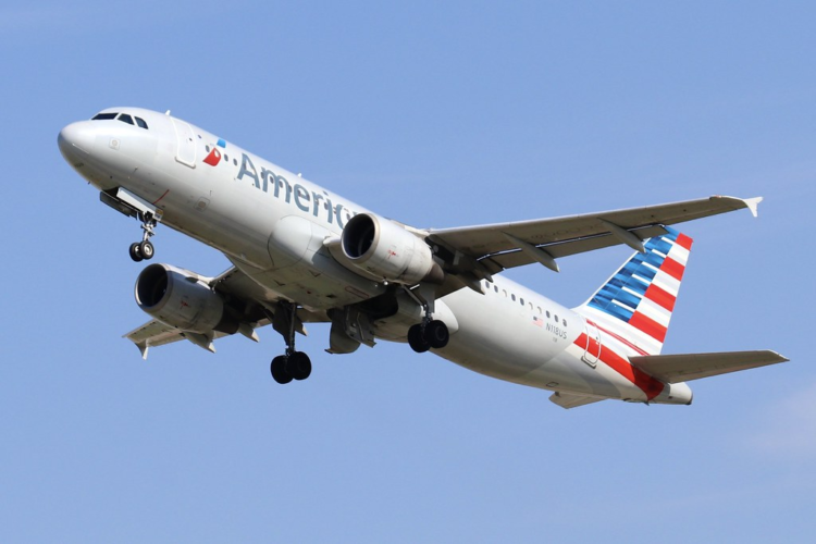 American A320 Pilots Struggled in Comms with Dallas ATC During ...
