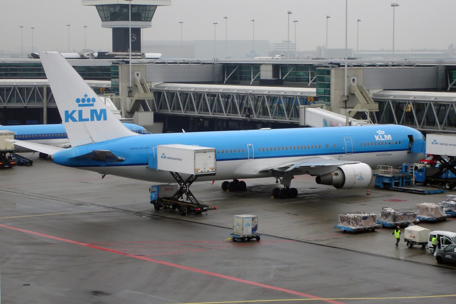KLM Uses New Artificial Intelligence Tech to Reduce Food Waste ...