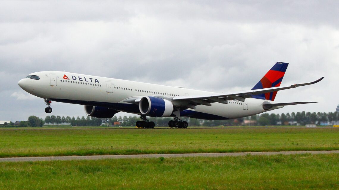 Delta employees preview new uniform prototypes - Aviation A2Z