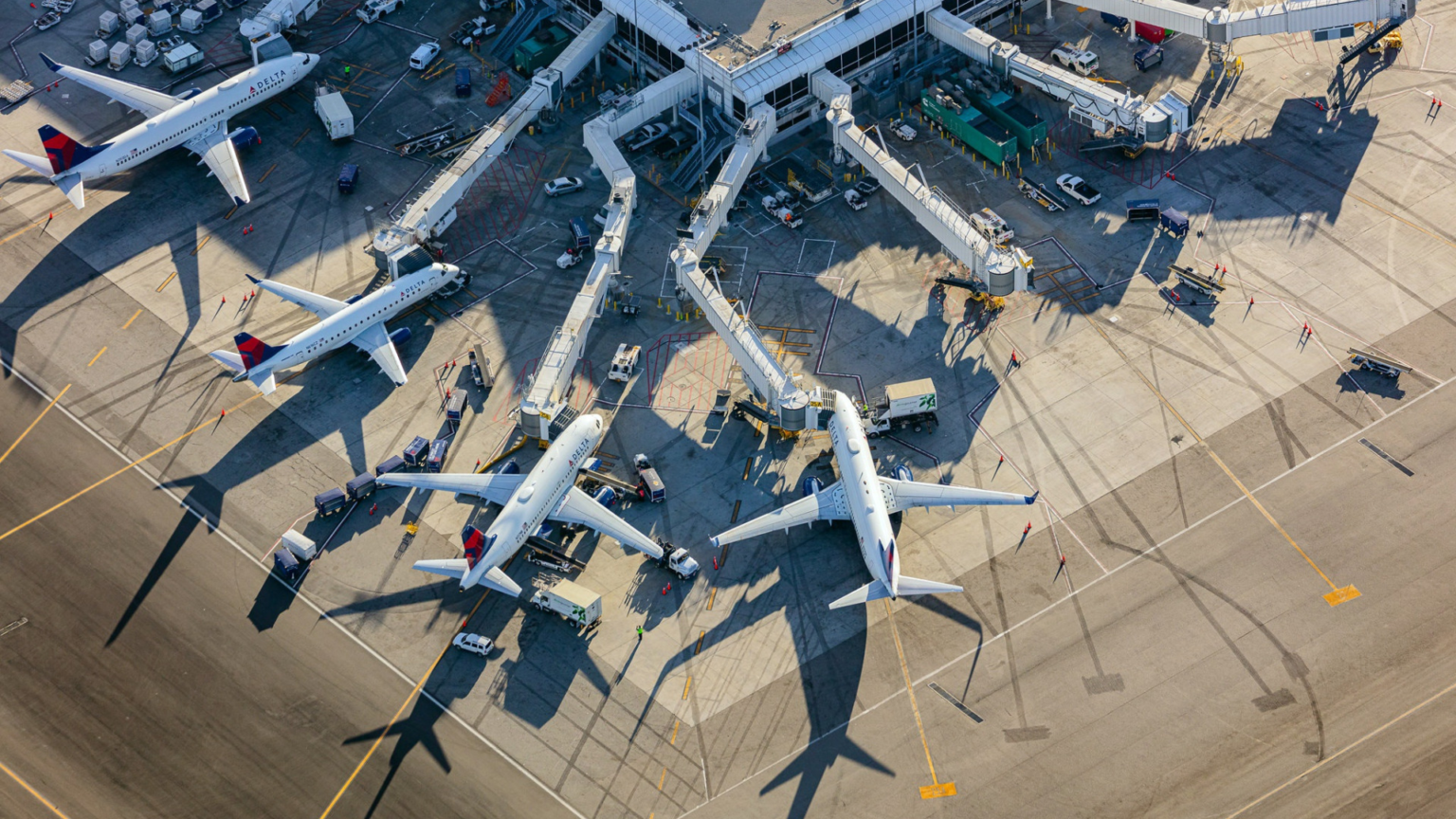 Delta Named in Los Angeles Pay Lawsuit Over Unpaid Airport Security ...