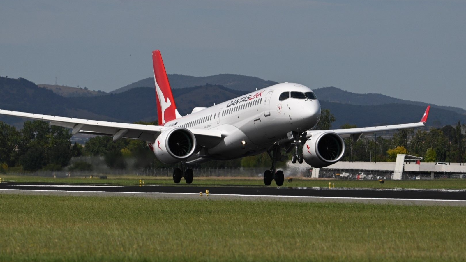 Qantas New Airbus A220s Makes First Commercial Flights - Aviation A2Z