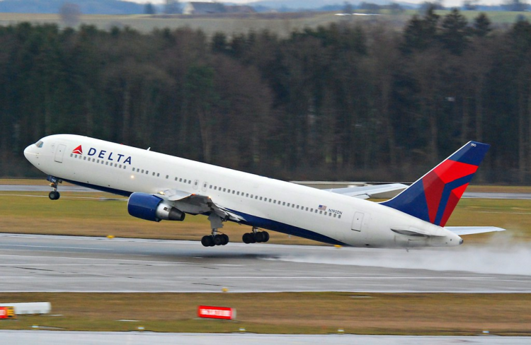 Delta New York-Los Angeles Flight Makes Emergency Landing - Aviation A2Z