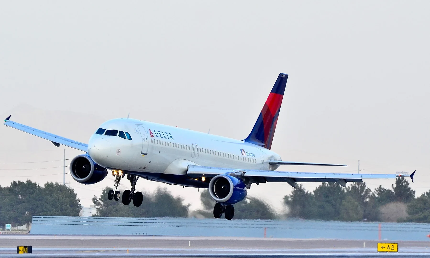 Delta Air Lines Flight Makes U-Turn After Cockpit Breach Attempt - Aviation A2Z