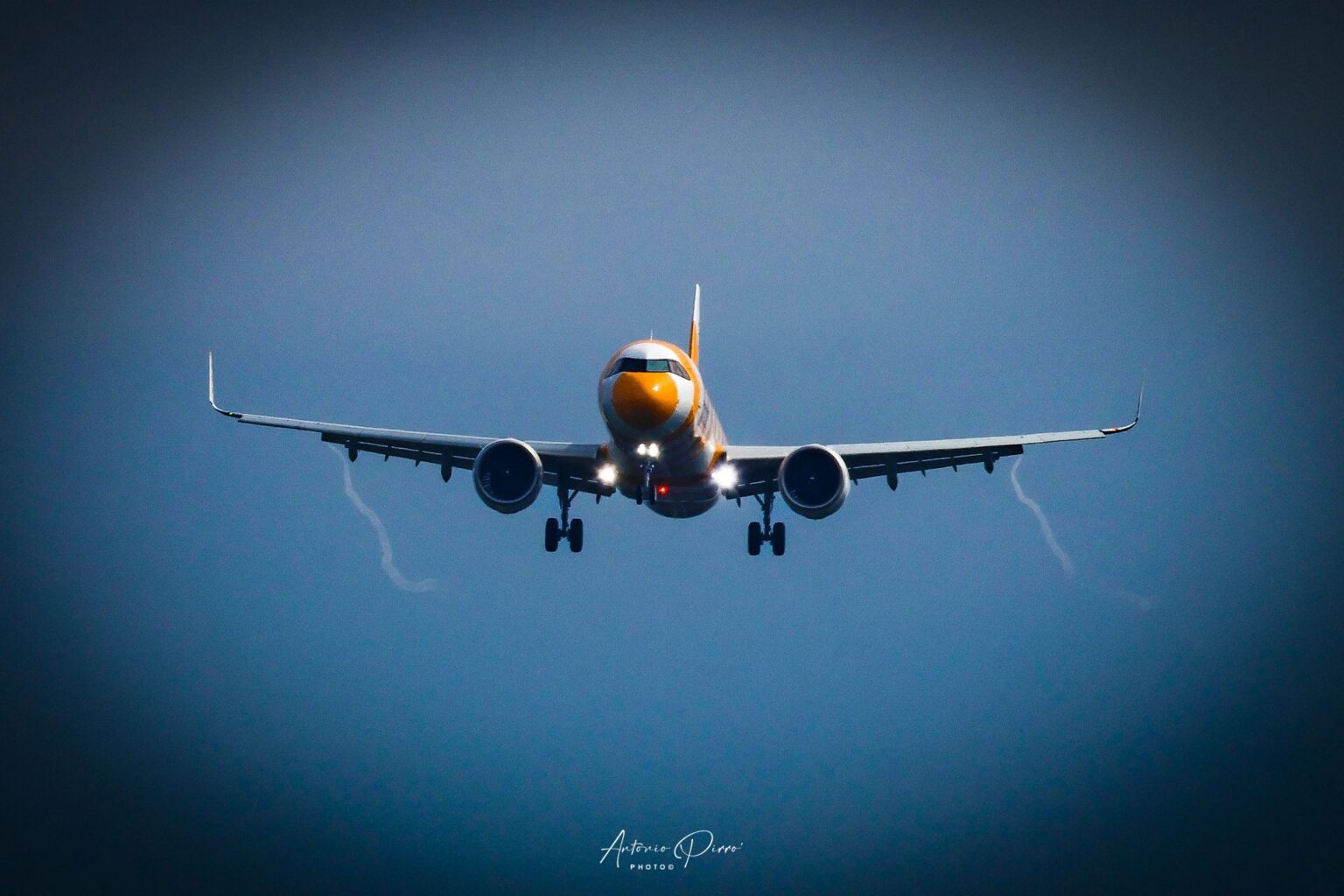 What is Flight Turbulence? How to Deal with it? Explained - Aviation A2Z