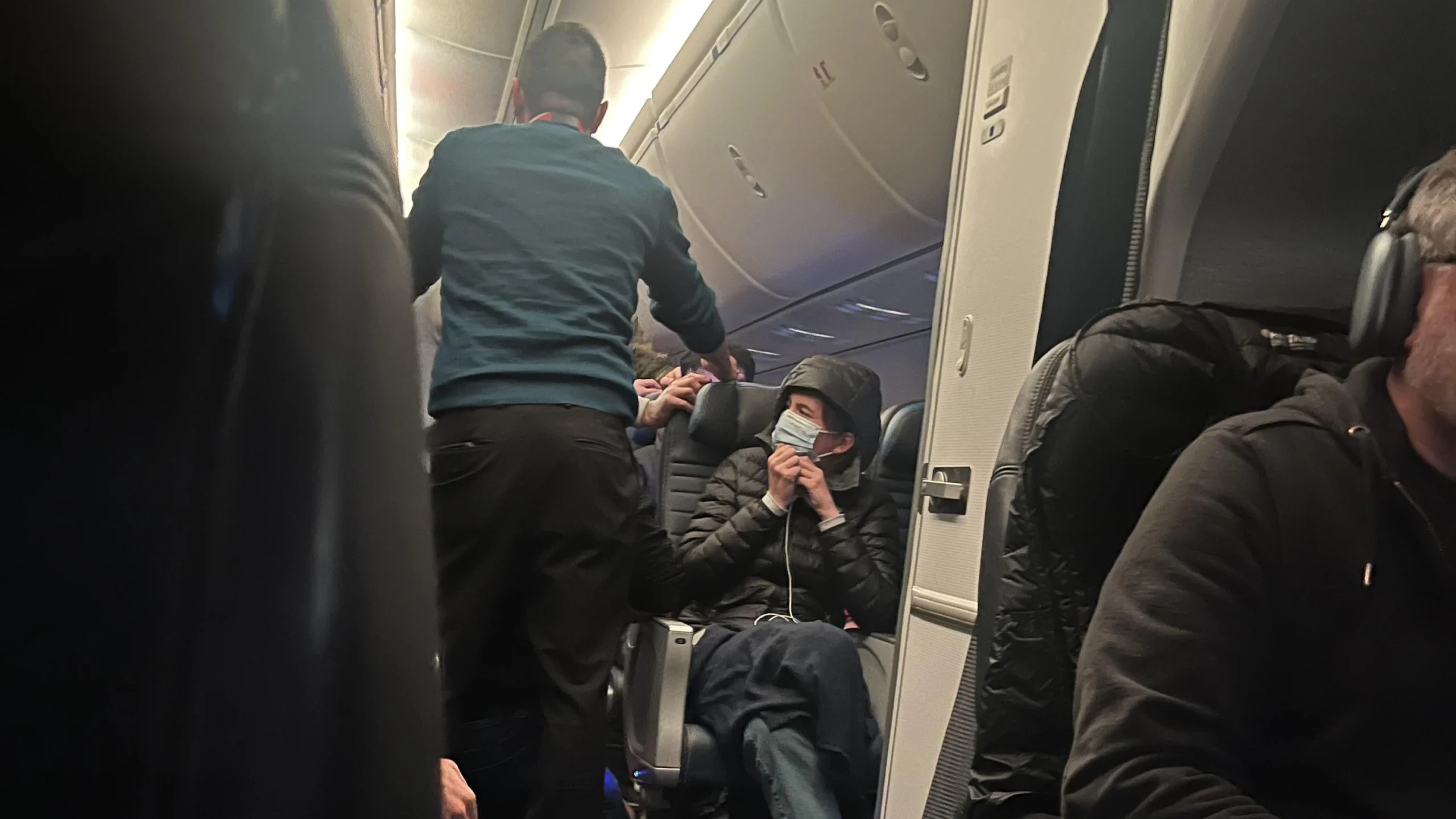 Cabin Crew with 45 Years of Experience Explains Rise in Unruly ...