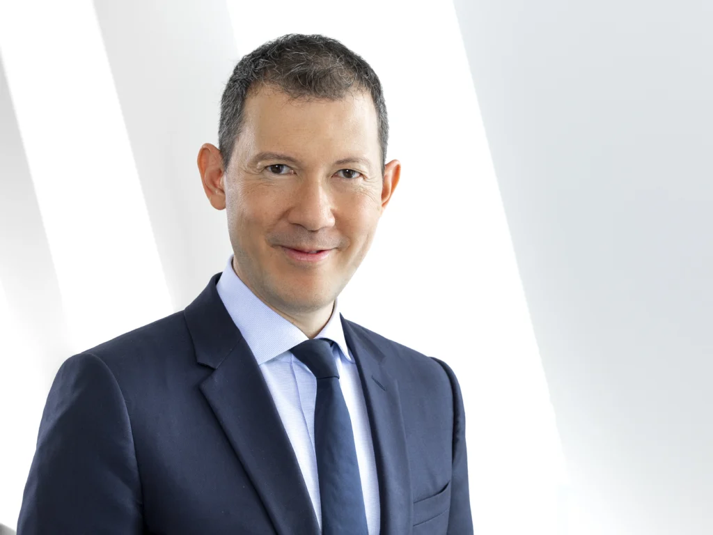 Air France-KLM Group CEO Benjamin Smith Salary and Compensation ...