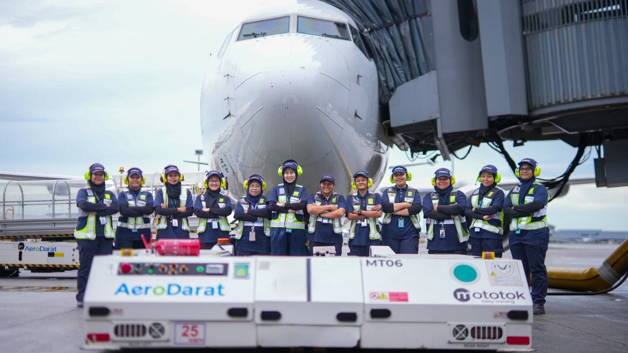 Malaysia Airlines Operates First All-Women Crew Flight from Its Hub ...