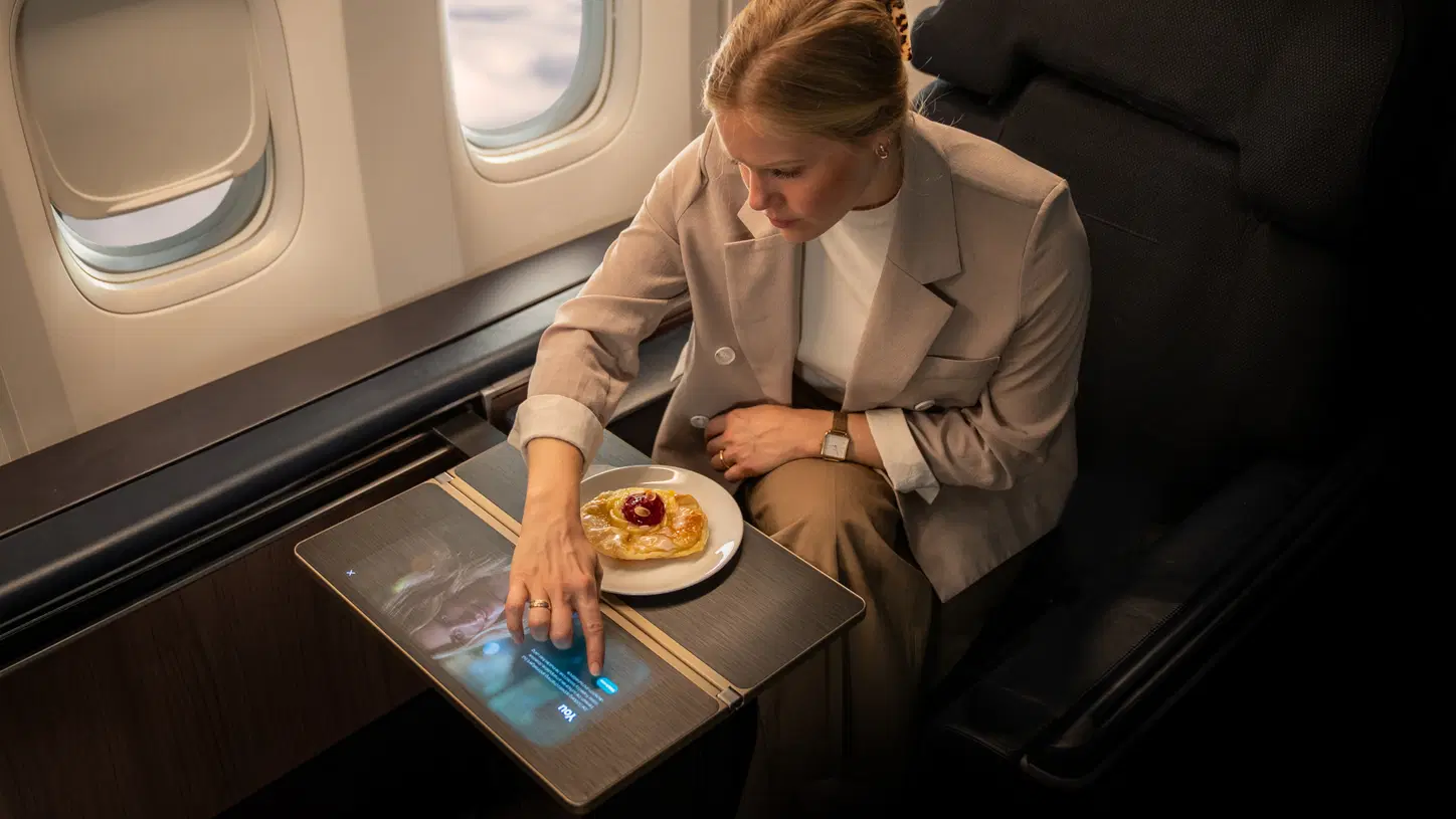 Lufthansa Technik Unveils New Interactive Fold-Up Tray - Aviation A2Z
