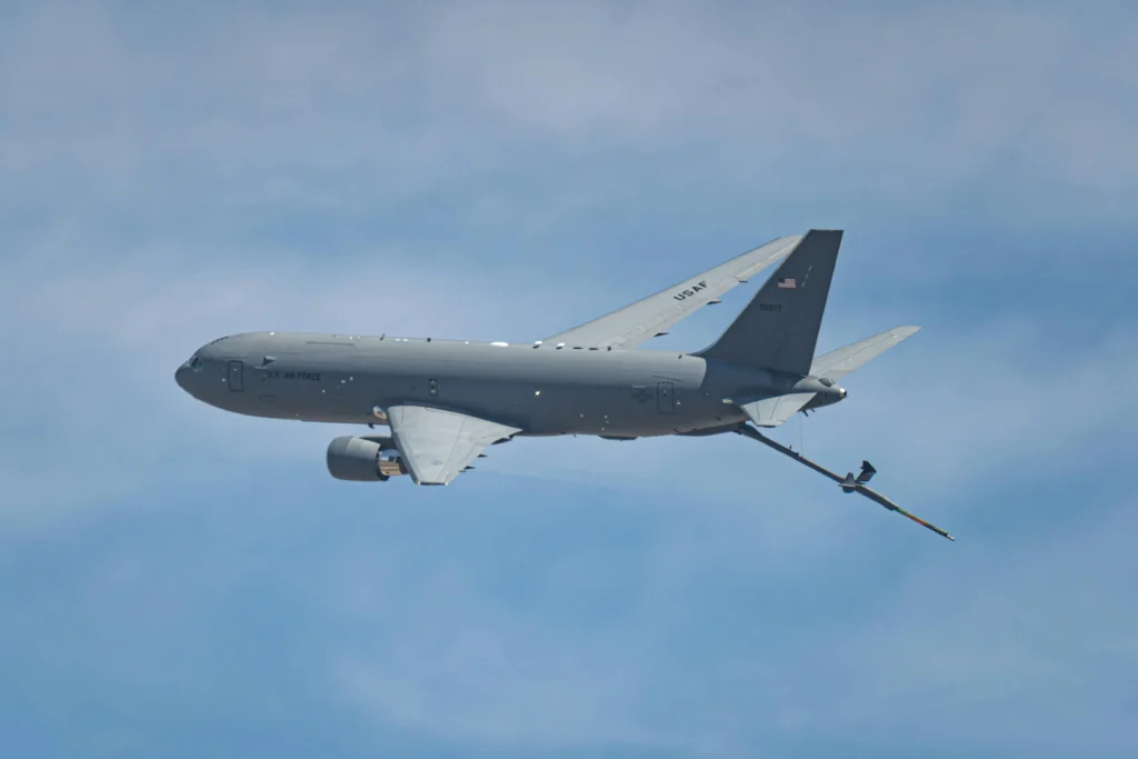 Boeing Gets $2.47 Billion Contract from Largest Air Force in the World ...