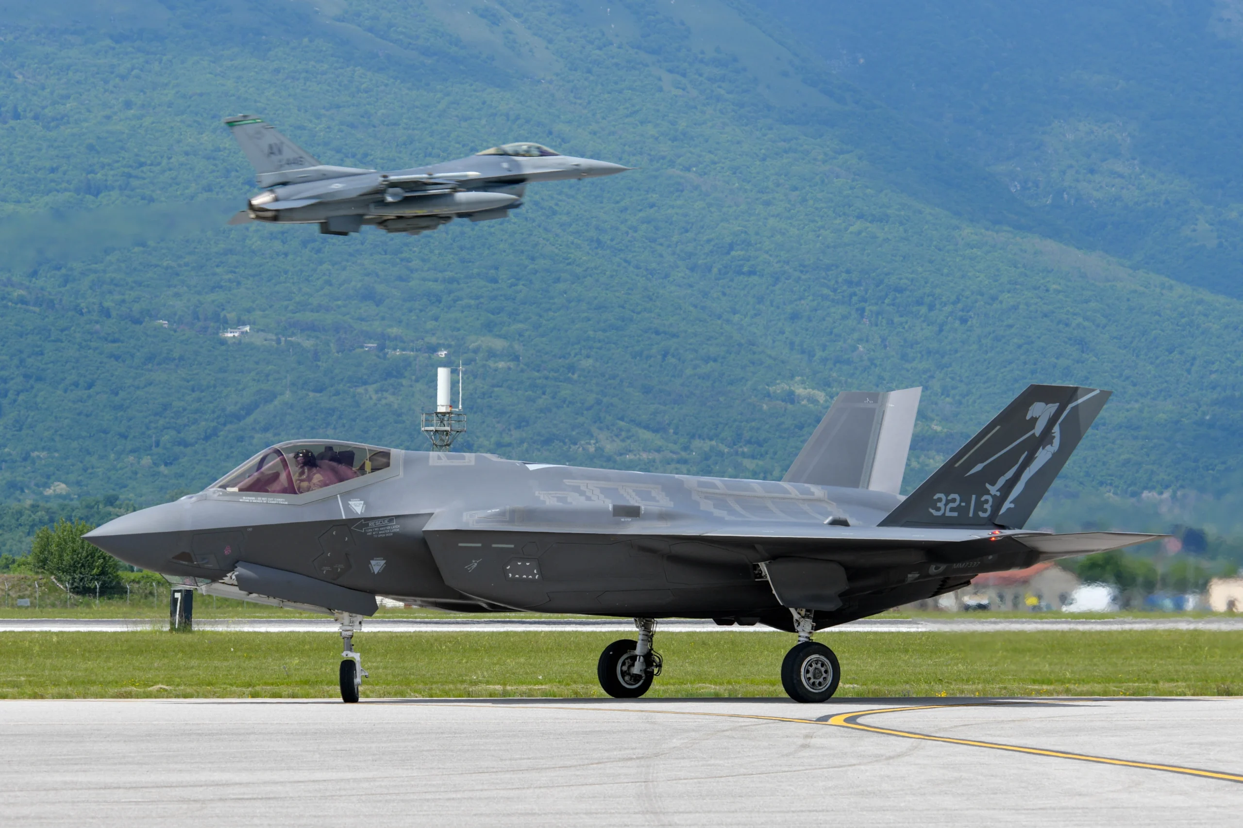 World's Most Advanced Fighter Plane Production Outpaces All Jets ...