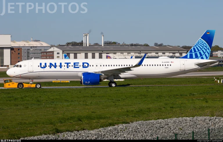United Takes Delivery of 1st Longest-Range Narrowbody Jet in the World ...